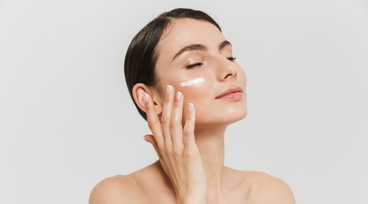 THE RISE OF MINIMAL SKINCARE: WHY LESS IS MORE – Himaira